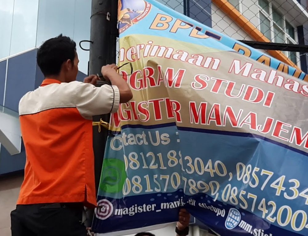 Percetakan dan sablon spanduk Murah - Semesta Advertising
