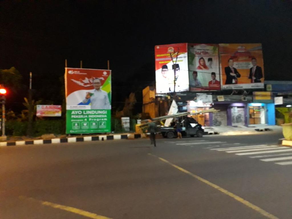 Perbedaan Pertigaan dan Perempatan - Semesta Advertising